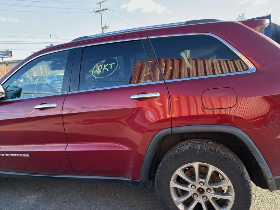 Red Jeep Grand Cherokee 2014 in Siauliai, with an engine capacity of 3.60 L and mileage of 247 thousand km for 6250 €, photo 10 on AUTOMOTO.COM.LV