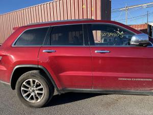 Red Jeep Grand Cherokee 2014 in Siauliai, with an engine capacity of 3.60 L and mileage of 247 thousand km for 6250 €, photo 17 on AUTOMOTO.COM.LV