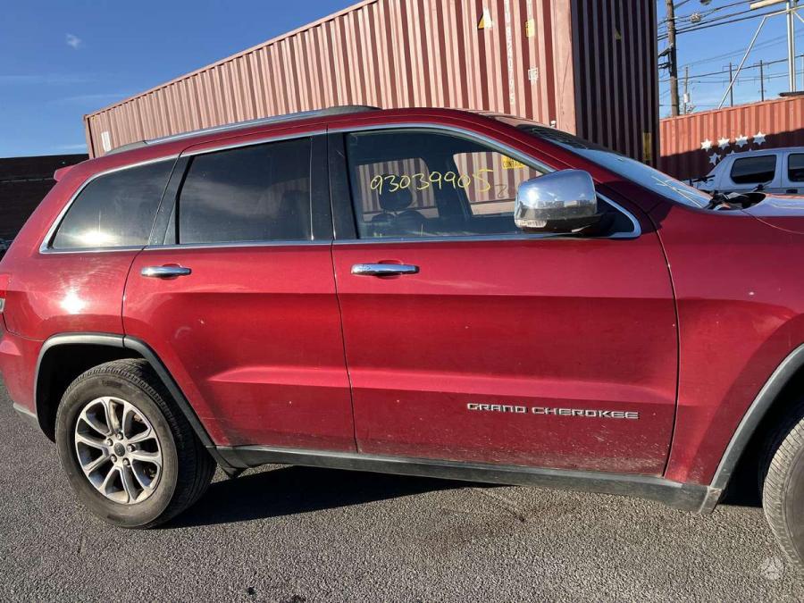 Red Jeep Grand Cherokee 2014 in Siauliai, with an engine capacity of 3.60 L and mileage of 247 thousand km for 6250 €, photo 18 on AUTOMOTO.COM.LV