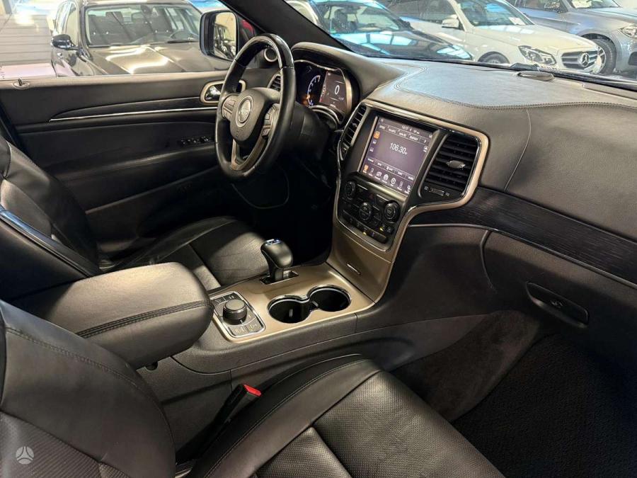 Sarkans Jeep Grand Cherokee 2014 Marijampole, ar dzinēja tilpumu 2.99 L un nobraukumu 197 tūkst. km par 15500 €, foto 11 vietnē AUTOMOTO.COM.LV