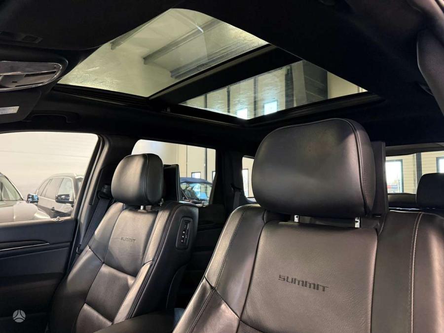 Sarkans Jeep Grand Cherokee 2014 Marijampole, ar dzinēja tilpumu 2.99 L un nobraukumu 197 tūkst. km par 15500 €, foto 22 vietnē AUTOMOTO.COM.LV