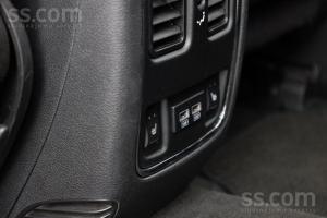 Red Jeep Grand Cherokee 2014 in Riga, with an engine capacity of 3.00 L and mileage of 0 thousand km for 11995 €, photo 20 on AUTOMOTO.COM.LV