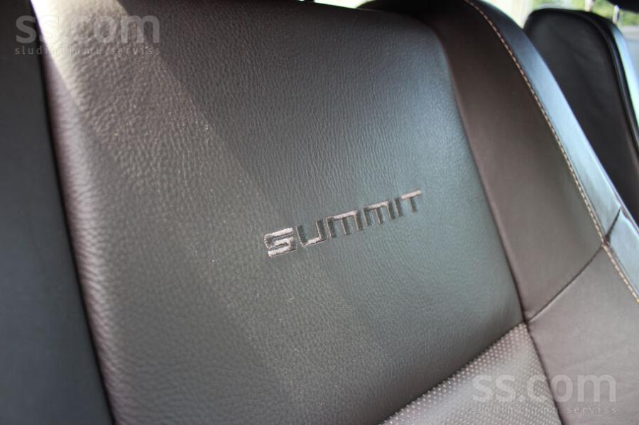 Sarkans Jeep Grand Cherokee 2014 Rīga, ar dzinēja tilpumu 3.00 L un nobraukumu 157 tūkst. km par 13400 €, foto 23 vietnē AUTOMOTO.COM.LV