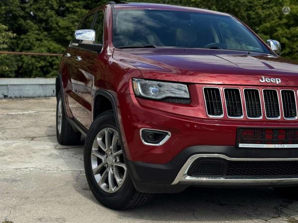 Red Jeep Grand Cherokee 2014 in Vilnius, with an engine capacity of 3.60 L and mileage of 155 thousand km for 13700 €, photo 9 on AUTOMOTO.COM.LV