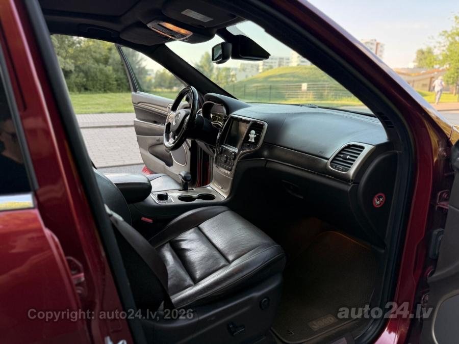 Sarkans Jeep Grand Cherokee 2014 Tallina, ar dzinēja tilpumu 3.00 L un nobraukumu 270 tūkst. km par 14000 €, foto 10 vietnē AUTOMOTO.COM.LV