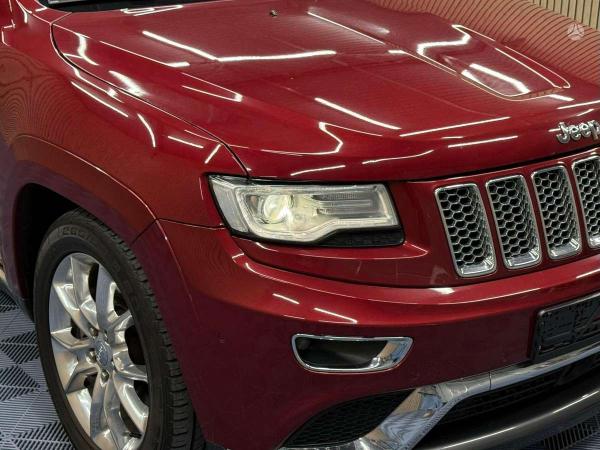 Red Jeep Grand Cherokee 2014 in Marijampole, with an engine capacity of 2.99 L and mileage of 198 thousand km for 13350 €, photo 4 on AUTOMOTO.COM.LV