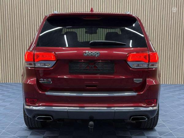 Red Jeep Grand Cherokee 2014 in Marijampole, with an engine capacity of 2.99 L and mileage of 198 thousand km for 13350 €, photo 7 on AUTOMOTO.COM.LV