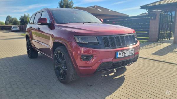 Red Jeep Grand Cherokee 2014 in Klaipeda, with an engine capacity of 2.99 L and mileage of 170 thousand km for 14000 €, photo 3 on AUTOMOTO.COM.LV