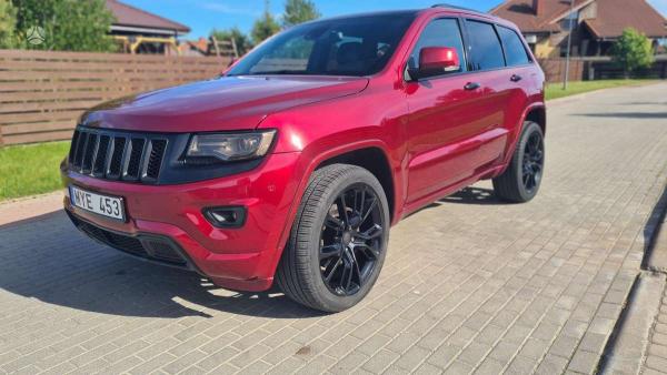 Red Jeep Grand Cherokee 2014 in Klaipeda, with an engine capacity of 2.99 L and mileage of 170 thousand km for 14000 €, photo 5 on AUTOMOTO.COM.LV
