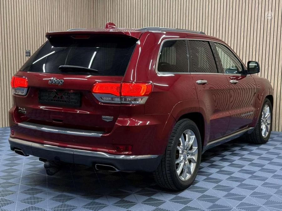 Red Jeep Grand Cherokee 2014 in Marijampole, with an engine capacity of 2.99 L and mileage of 198 thousand km for 12990 €, photo 6 on AUTOMOTO.COM.LV