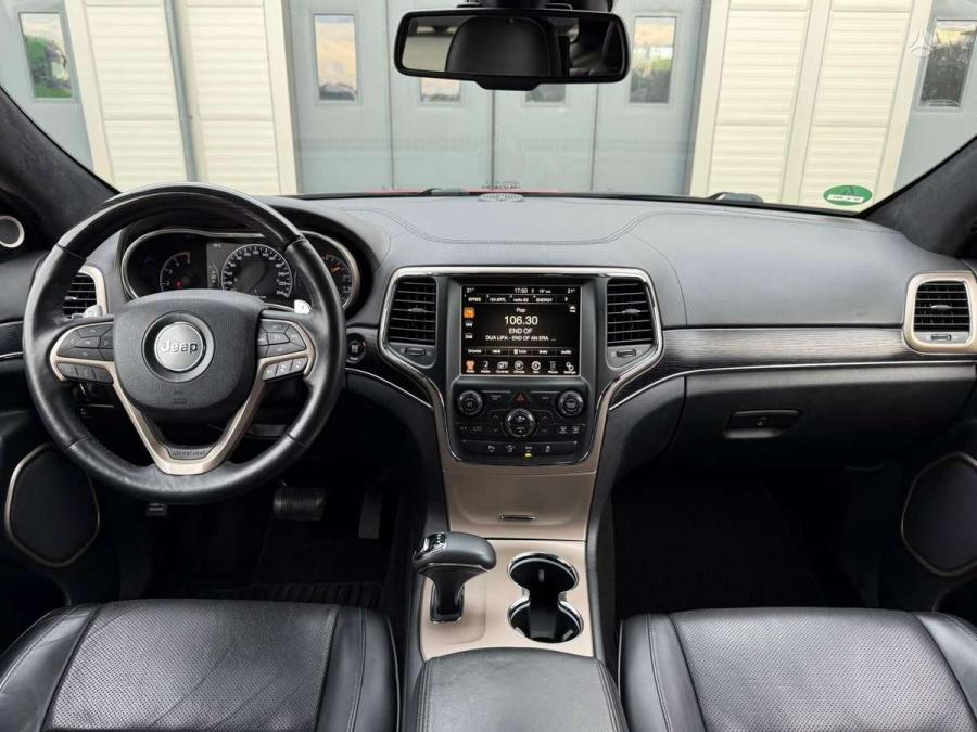 Sarkans Jeep Grand Cherokee 2014 Marijampole, ar dzinēja tilpumu 2.99 L un nobraukumu 197 tūkst. km par 12750 €, foto 10 vietnē AUTOMOTO.COM.LV