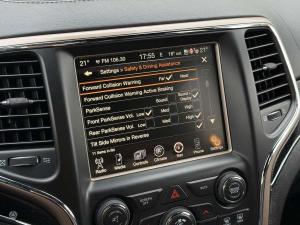 Sarkans Jeep Grand Cherokee 2014 Marijampole, ar dzinēja tilpumu 2.99 L un nobraukumu 197 tūkst. km par 12750 €, foto 16 vietnē AUTOMOTO.COM.LV