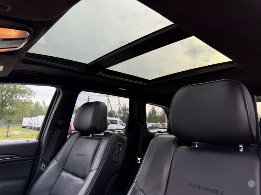 Sarkans Jeep Grand Cherokee 2014 Marijampole, ar dzinēja tilpumu 2.99 L un nobraukumu 197 tūkst. km par 12750 €, foto 19 vietnē AUTOMOTO.COM.LV