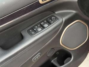 Sarkans Jeep Grand Cherokee 2014 Marijampole, ar dzinēja tilpumu 2.99 L un nobraukumu 197 tūkst. km par 12750 €, foto 28 vietnē AUTOMOTO.COM.LV