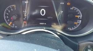 Sarkans Jeep Grand Cherokee 2015 Klaipėda, ar dzinēja tilpumu 3.60 L un nobraukumu 161 tūkst. km par 7000 €, foto 9 vietnē AUTOMOTO.COM.LV