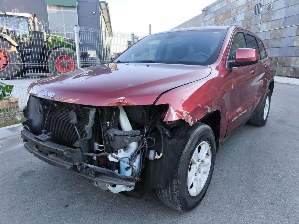 Red Jeep Grand Cherokee 2015 in Siauliai, with an engine capacity of 3.60 L and mileage of 368 thousand km for 5600 €, photo 2 on AUTOMOTO.COM.LV