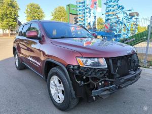 Red Jeep Grand Cherokee 2015 in Siauliai, with an engine capacity of 3.60 L and mileage of 368 thousand km for 5600 €, photo 4 on AUTOMOTO.COM.LV