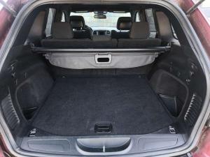 Red Jeep Grand Cherokee 2015 in Siauliai, with an engine capacity of 3.60 L and mileage of 368 thousand km for 5600 €, photo 16 on AUTOMOTO.COM.LV
