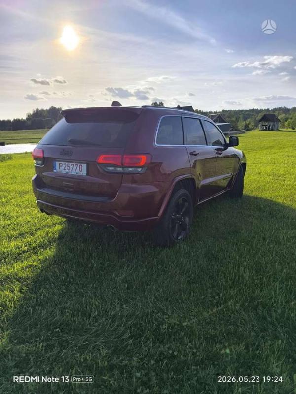 Sarkans Jeep Grand Cherokee 2015 Viļņa, ar dzinēja tilpumu 3.60 L un nobraukumu 192 tūkst. km par 14050 €, foto 2 vietnē AUTOMOTO.COM.LV