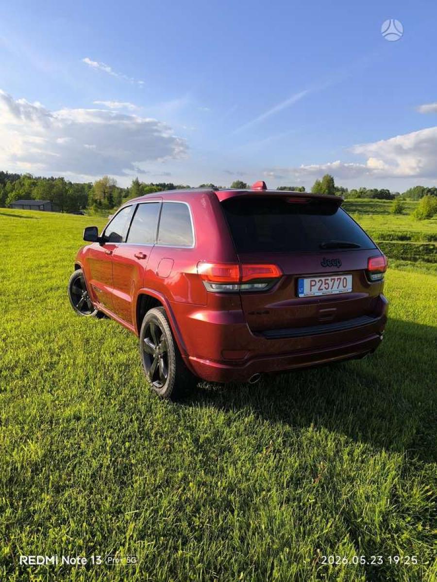 Red Jeep Grand Cherokee 2015 in Vilnius, with an engine capacity of 3.60 L and mileage of 192 thousand km for 14050 €, photo 6 on AUTOMOTO.COM.LV