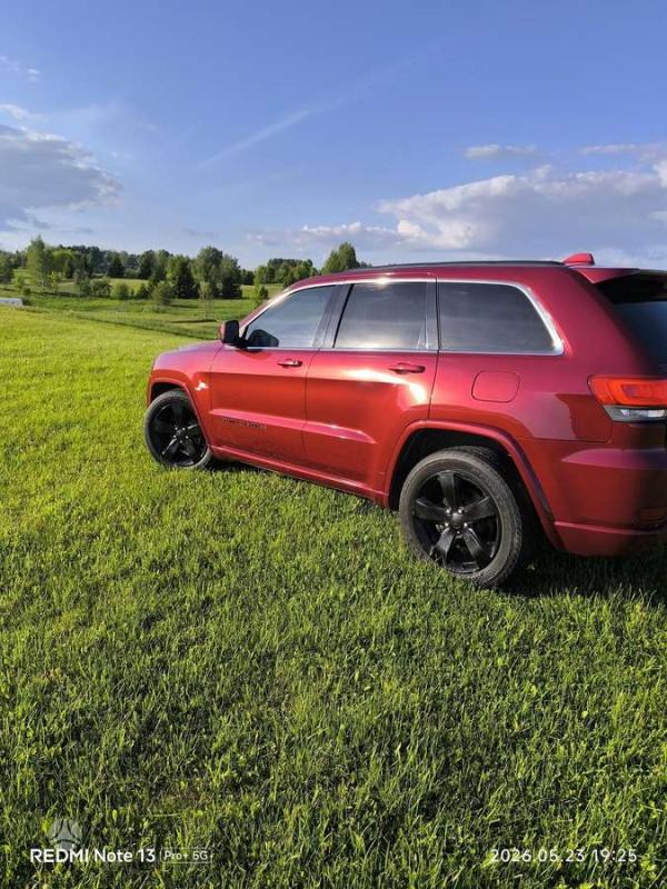 Sarkans Jeep Grand Cherokee 2015 Viļņa, ar dzinēja tilpumu 3.60 L un nobraukumu 192 tūkst. km par 14050 €, foto 6 vietnē AUTOMOTO.COM.LV