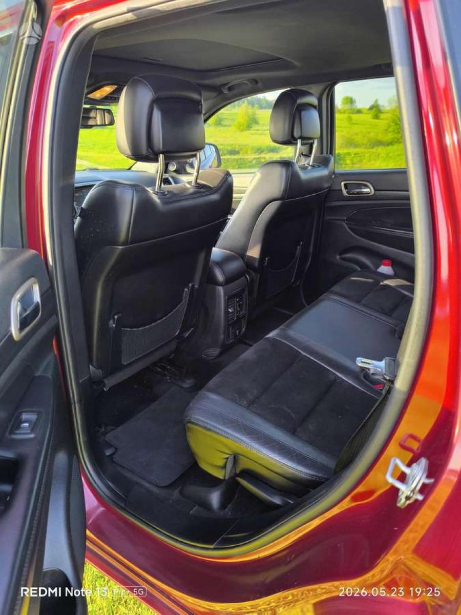 Red Jeep Grand Cherokee 2015 in Vilnius, with an engine capacity of 3.60 L and mileage of 192 thousand km for 14050 €, photo 8 on AUTOMOTO.COM.LV