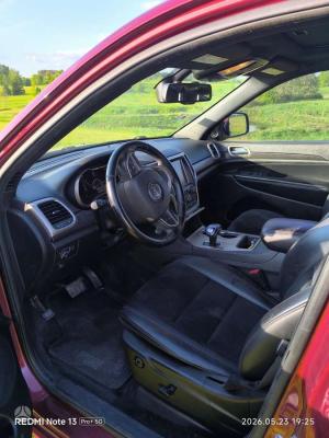 Red Jeep Grand Cherokee 2015 in Vilnius, with an engine capacity of 3.60 L and mileage of 192 thousand km for 14050 €, photo 9 on AUTOMOTO.COM.LV