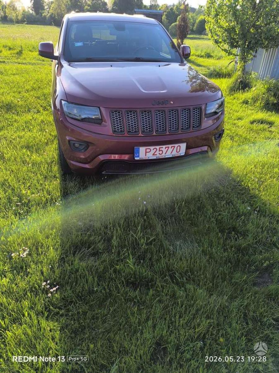 Red Jeep Grand Cherokee 2015 in Vilnius, with an engine capacity of 3.60 L and mileage of 192 thousand km for 14050 €, photo 12 on AUTOMOTO.COM.LV