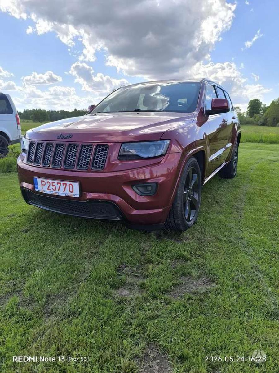 Red Jeep Grand Cherokee 2015 in Vilnius, with an engine capacity of 3.60 L and mileage of 192 thousand km for 14050 €, photo 16 on AUTOMOTO.COM.LV