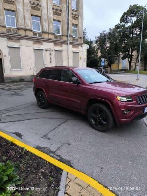 Red Jeep Grand Cherokee 2015 in Vilnius, with an engine capacity of 3.60 L and mileage of 192 thousand km for 14050 €, photo 22 on AUTOMOTO.COM.LV