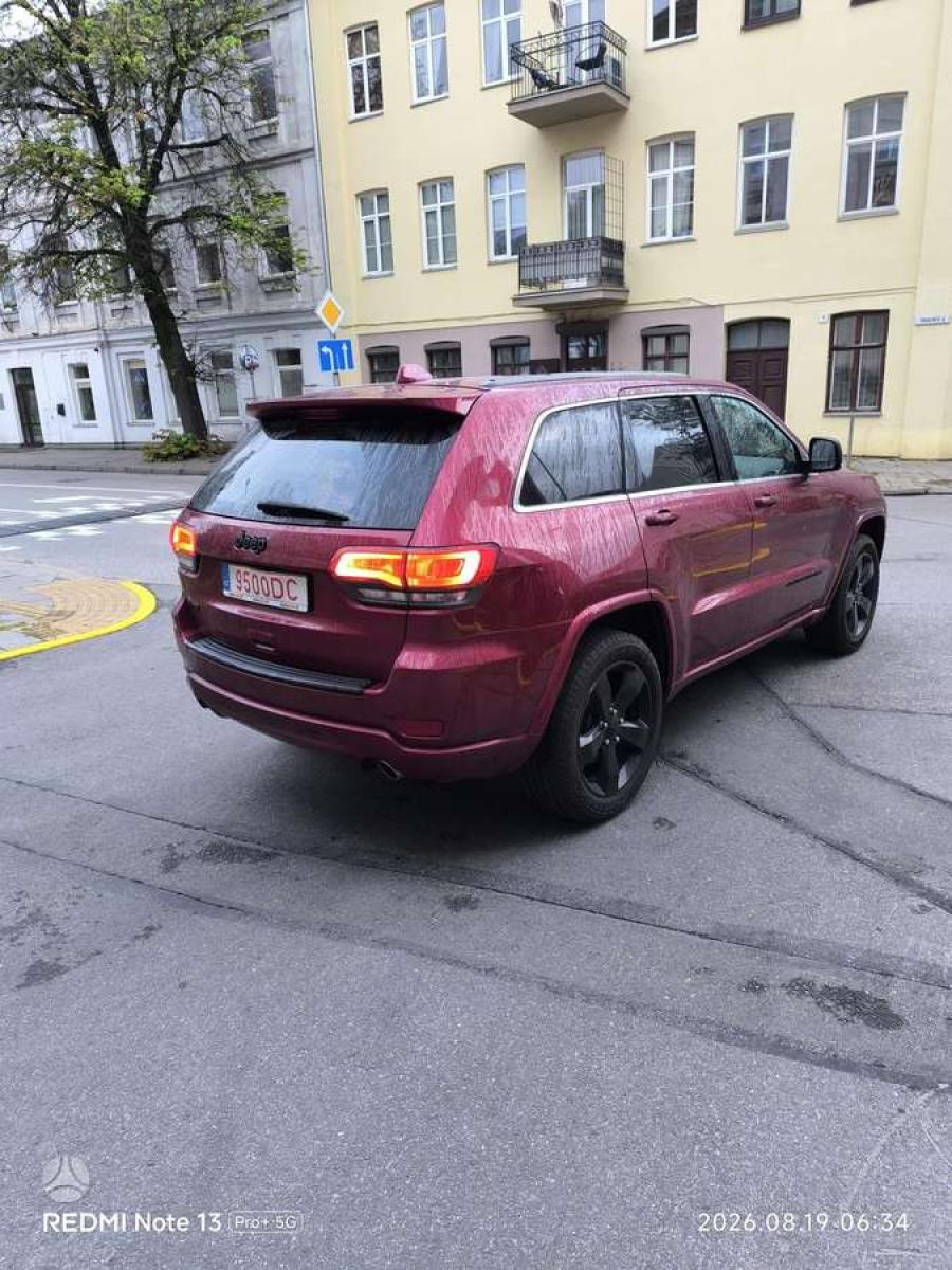 Red Jeep Grand Cherokee 2015 in Vilnius, with an engine capacity of 3.60 L and mileage of 192 thousand km for 14050 €, photo 24 on AUTOMOTO.COM.LV