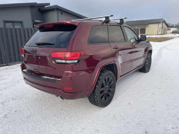 Sarkans Jeep Grand Cherokee 2017 Šauļi, ar dzinēja tilpumu 3.60 L un nobraukumu 263 tūkst. km par 10500 €, foto 4 vietnē AUTOMOTO.COM.LV