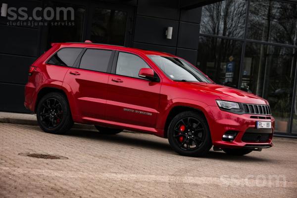 Red Jeep Grand Cherokee 2017 in Jelgava, with an engine capacity of 6.40 L and mileage of 0 thousand km for 31000 €, photo 3 on AUTOMOTO.COM.LV