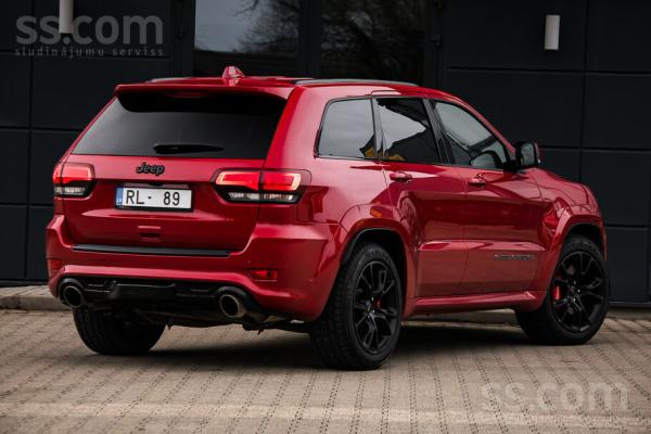 Red Jeep Grand Cherokee 2017 in Jelgava, with an engine capacity of 6.40 L and mileage of 0 thousand km for 31000 €, photo 9 on AUTOMOTO.COM.LV