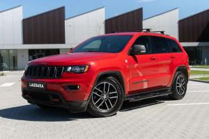 Red Jeep Grand Cherokee 2017 in Vilnius, with an engine capacity of 5.65 L and mileage of 130 thousand km for 21500 €, photo 3 on AUTOMOTO.COM.LV