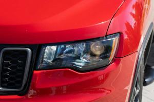 Red Jeep Grand Cherokee 2017 in Vilnius, with an engine capacity of 5.65 L and mileage of 130 thousand km for 21500 €, photo 16 on AUTOMOTO.COM.LV