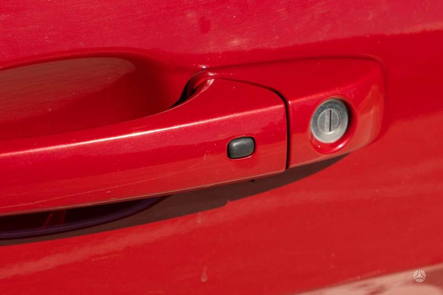 Red Jeep Grand Cherokee 2017 in Vilnius, with an engine capacity of 5.65 L and mileage of 130 thousand km for 21500 €, photo 18 on AUTOMOTO.COM.LV