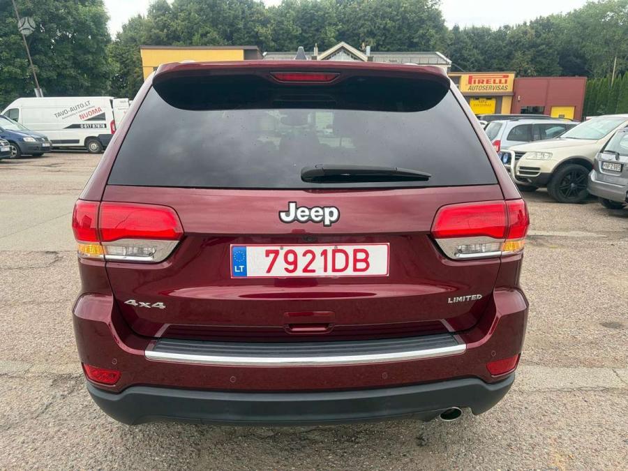 Sarkans Jeep Grand Cherokee 2017 Klaipėda, ar dzinēja tilpumu 3.60 L un nobraukumu 155 tūkst. km par 17200 €, foto 1 vietnē AUTOMOTO.COM.LV
