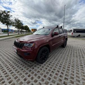 Red Jeep Grand Cherokee 2017 in Siauliai, with an engine capacity of 3.60 L and mileage of 264 thousand km for 13800 €, photo  on AUTOMOTO.COM.LV
