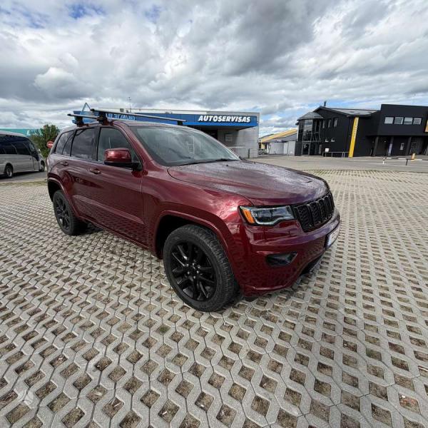Sarkans Jeep Grand Cherokee 2017 Šauļi, ar dzinēja tilpumu 3.60 L un nobraukumu 264 tūkst. km par 13800 €, foto 3 vietnē AUTOMOTO.COM.LV