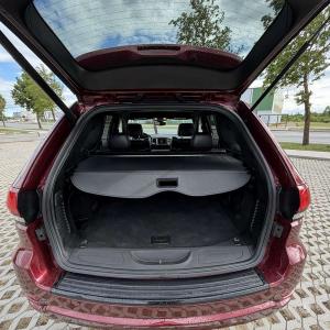 Red Jeep Grand Cherokee 2017 in Siauliai, with an engine capacity of 3.60 L and mileage of 264 thousand km for 13800 €, photo 11 on AUTOMOTO.COM.LV