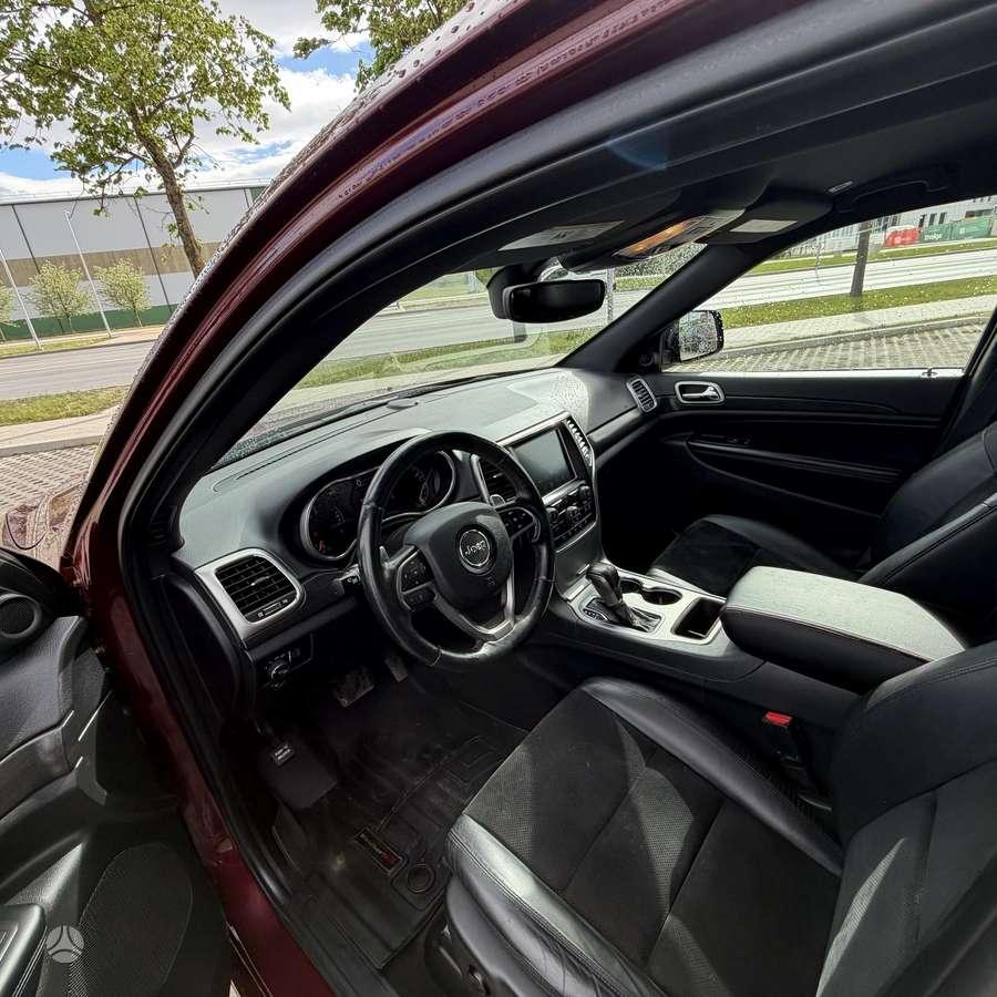 Red Jeep Grand Cherokee 2017 in Siauliai, with an engine capacity of 3.60 L and mileage of 264 thousand km for 13800 €, photo 14 on AUTOMOTO.COM.LV
