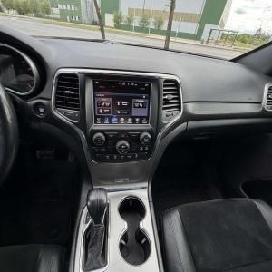 Red Jeep Grand Cherokee 2017 in Siauliai, with an engine capacity of 3.60 L and mileage of 264 thousand km for 13800 €, photo 18 on AUTOMOTO.COM.LV
