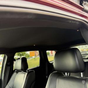 Red Jeep Grand Cherokee 2017 in Siauliai, with an engine capacity of 3.60 L and mileage of 264 thousand km for 13800 €, photo 25 on AUTOMOTO.COM.LV