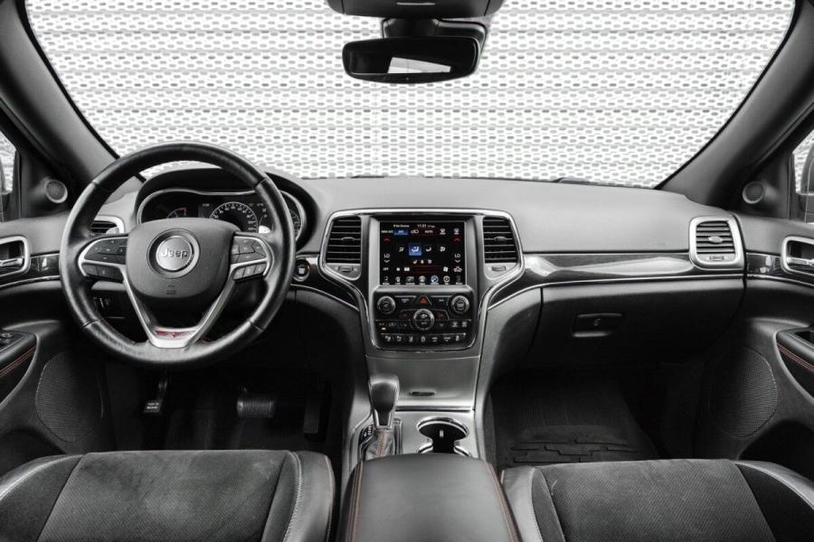 Sarkans Jeep Grand Cherokee 2017 Mārupe, ar dzinēja tilpumu 3.00 L un nobraukumu 140 tūkst. km par 21750 €, foto 7 vietnē AUTOMOTO.COM.LV