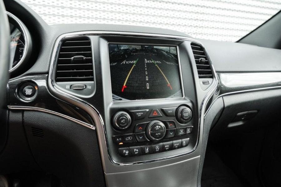 Sarkans Jeep Grand Cherokee 2017 Mārupe, ar dzinēja tilpumu 3.00 L un nobraukumu 140 tūkst. km par 21750 €, foto 17 vietnē AUTOMOTO.COM.LV