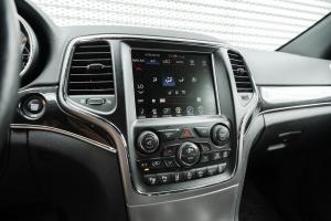 Sarkans Jeep Grand Cherokee 2017 Mārupe, ar dzinēja tilpumu 3.00 L un nobraukumu 140 tūkst. km par 21750 €, foto 18 vietnē AUTOMOTO.COM.LV