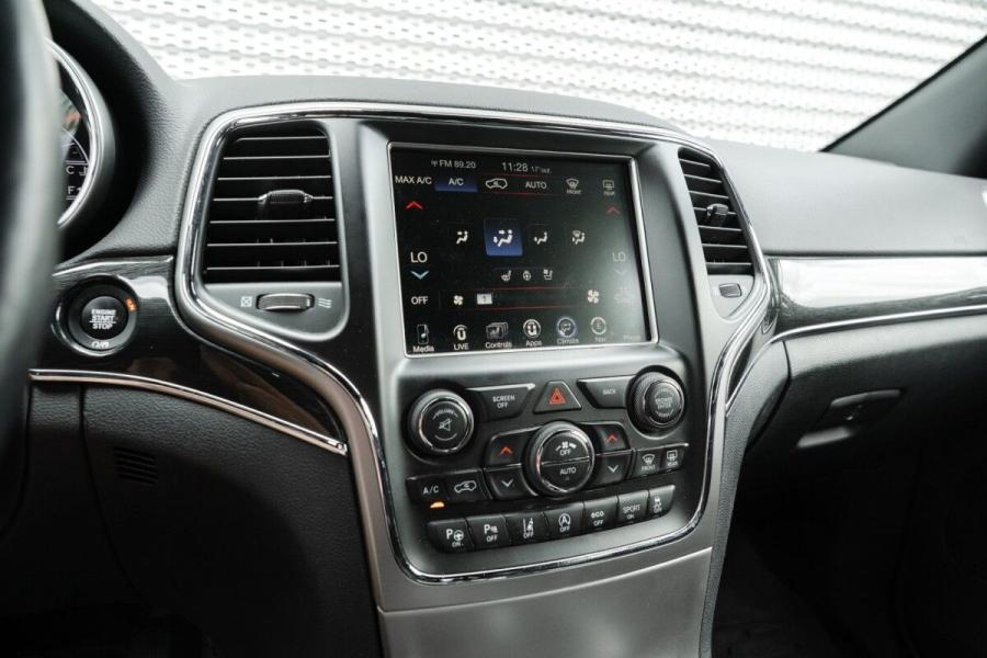 Sarkans Jeep Grand Cherokee 2017 Mārupe, ar dzinēja tilpumu 3.00 L un nobraukumu 140 tūkst. km par 21750 €, foto 18 vietnē AUTOMOTO.COM.LV