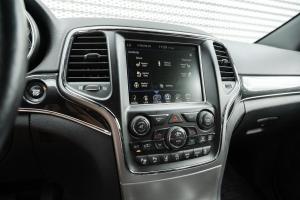 Sarkans Jeep Grand Cherokee 2017 Mārupe, ar dzinēja tilpumu 3.00 L un nobraukumu 140 tūkst. km par 21750 €, foto 19 vietnē AUTOMOTO.COM.LV