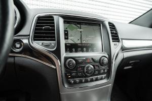 Sarkans Jeep Grand Cherokee 2017 Mārupe, ar dzinēja tilpumu 3.00 L un nobraukumu 140 tūkst. km par 21750 €, foto 20 vietnē AUTOMOTO.COM.LV